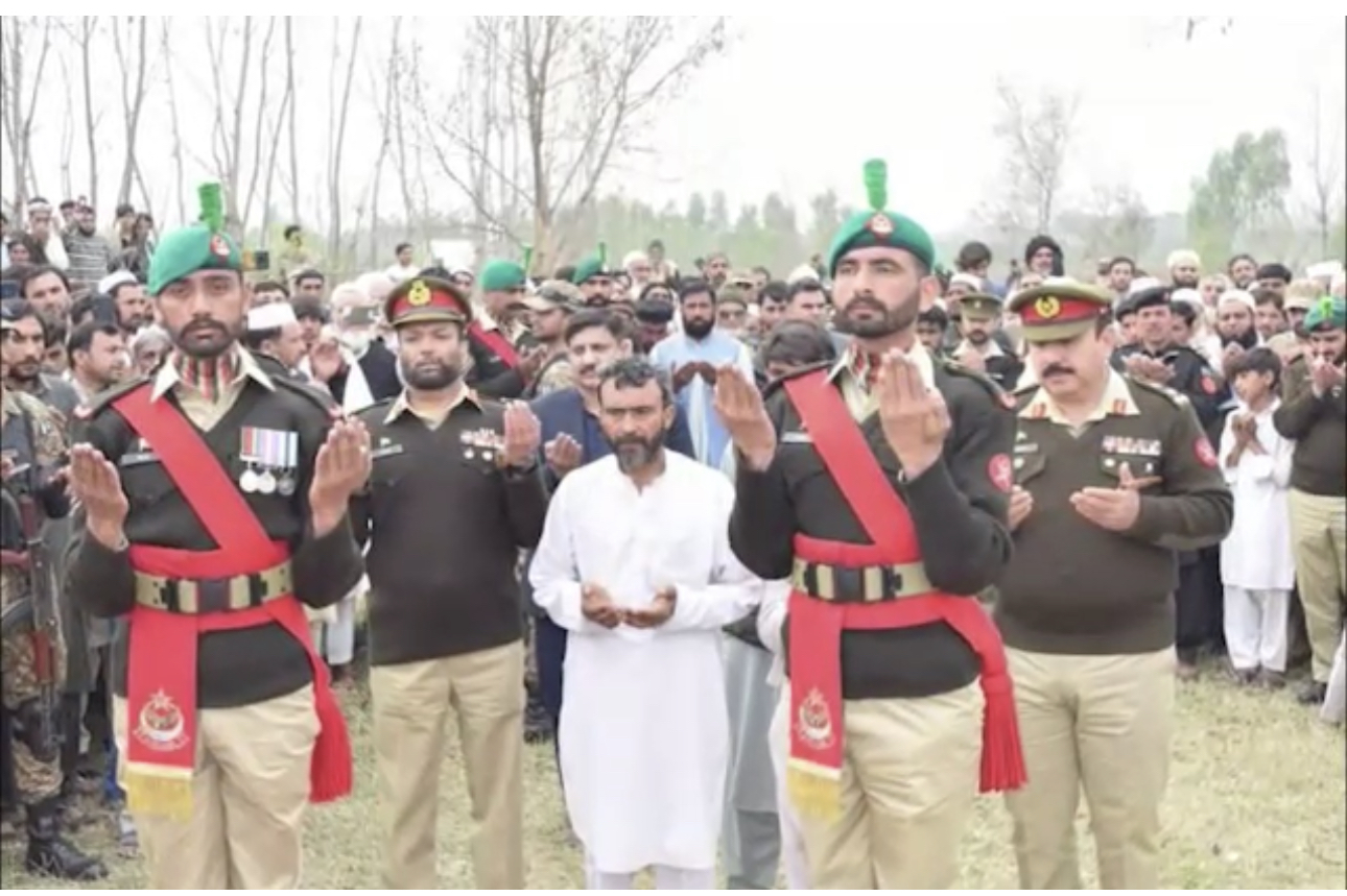 Namaz-e-Janaza of Sepoy Afzal Khan Shaheed and Sepoy Imran Ullah ...