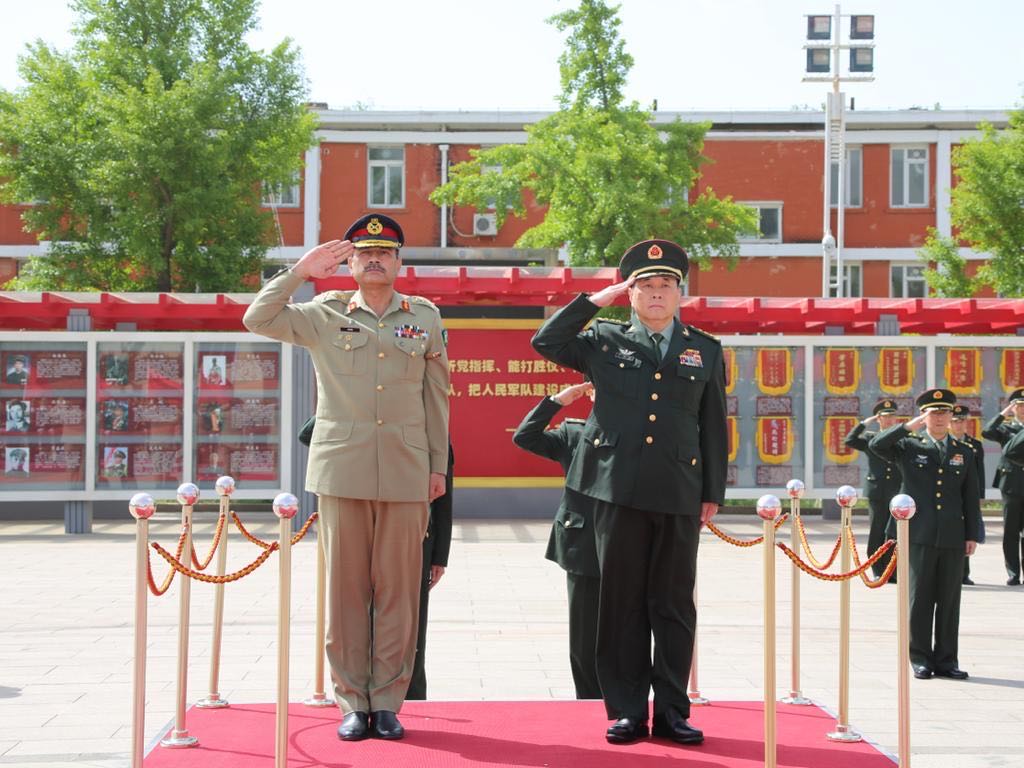 COAS on his first day of official visit to China was given a warm ...