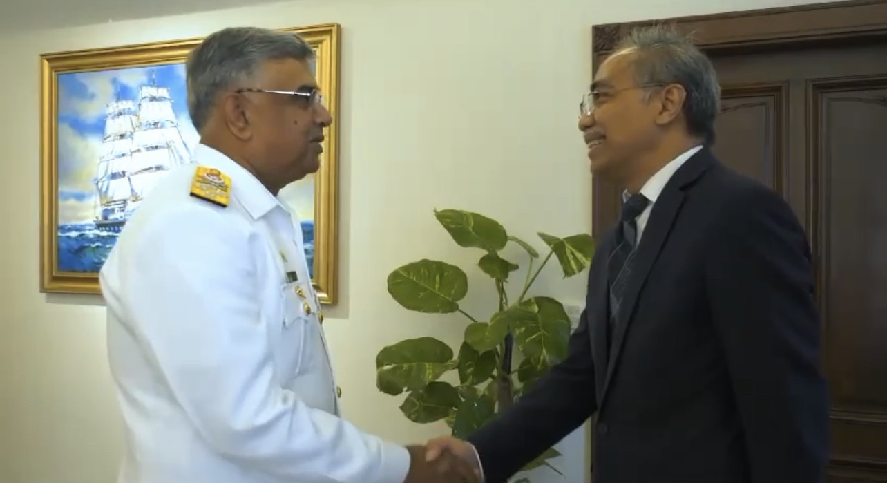 Indonesian Ambassador to Pakistan Mr. Adam Mallavarman Togyu visited Naval Headquarters ...